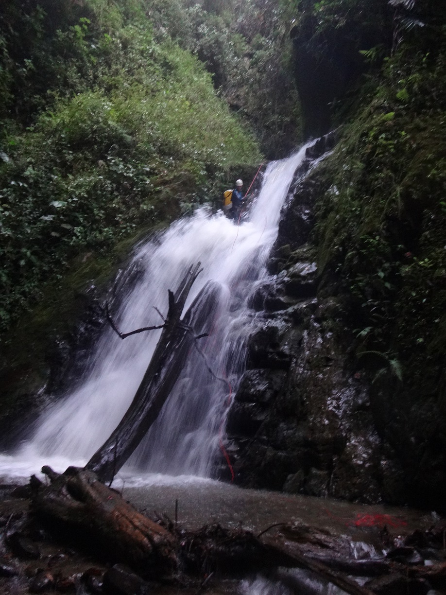 Canyoning Colombia: Quebrada Salitre - Uno de Aventuras